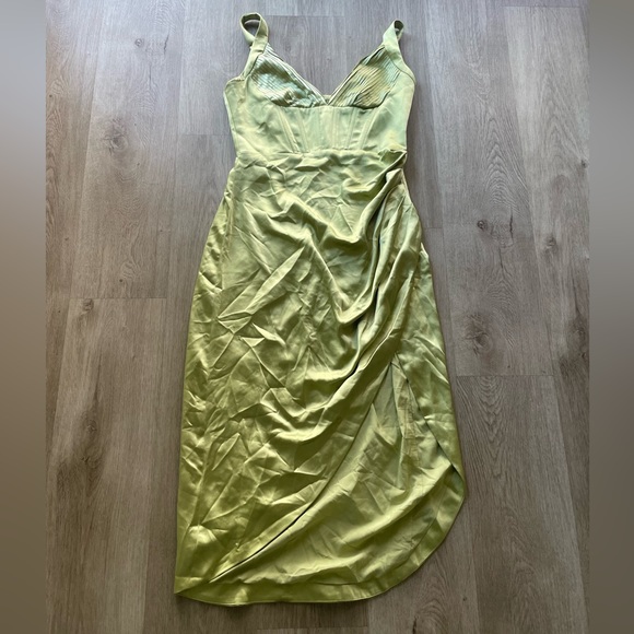 Elliatt | Dresses | Elliatt Rylan Green Boned Bodice Pleated Draped ...